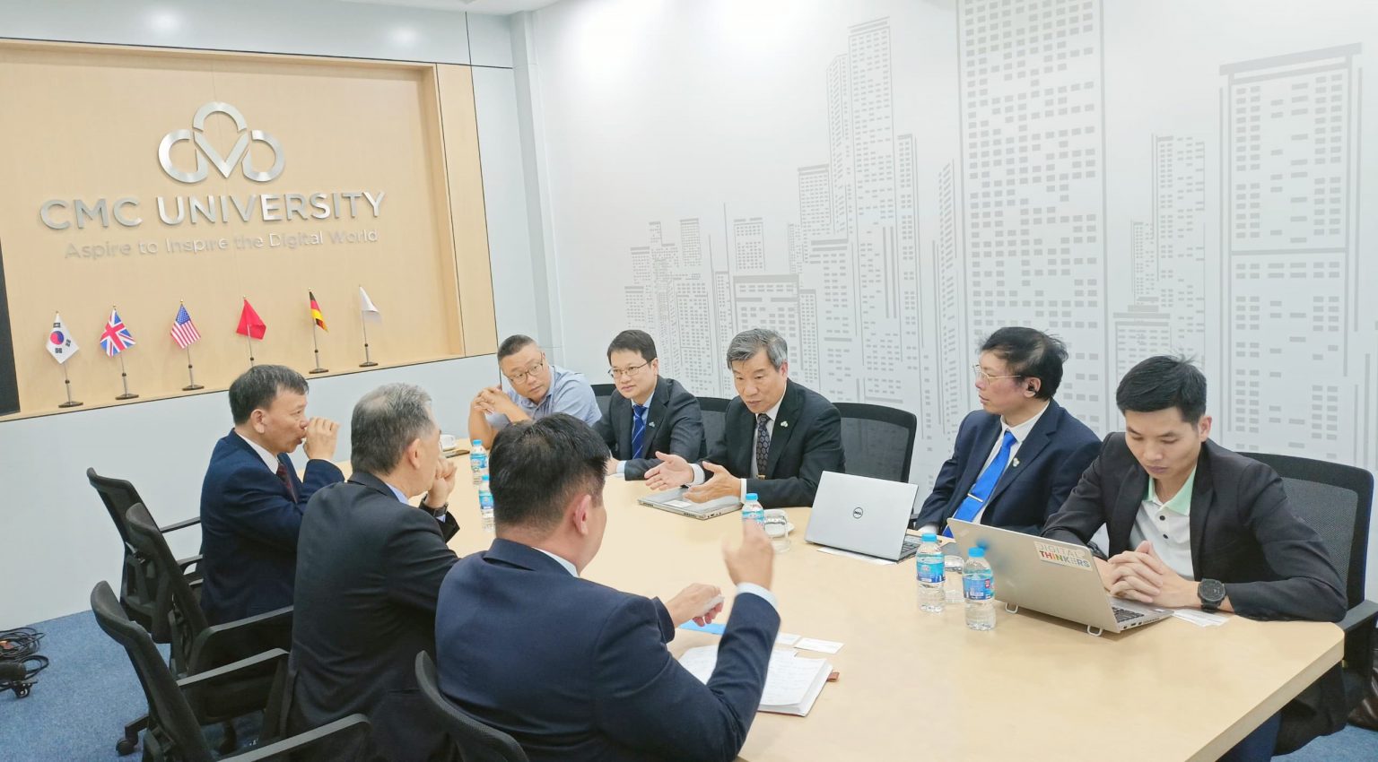 Thiết kế vi mạch bán dẫn là gì? Triển vọng nghề nghiệp ra sao?