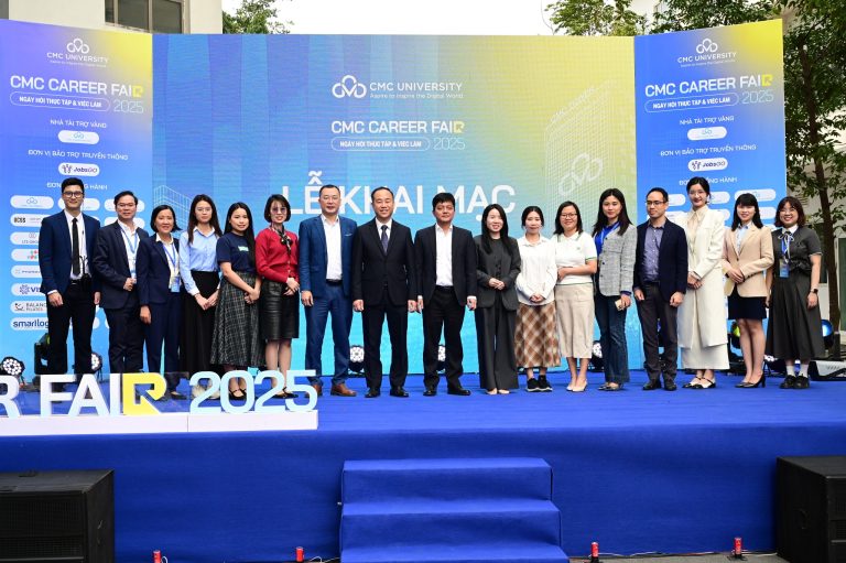 CMC Career Fair 2025: Ngày hội Thực tập và Việc làm - Cầu nối sinh viên Trường Đại học CMC với ...