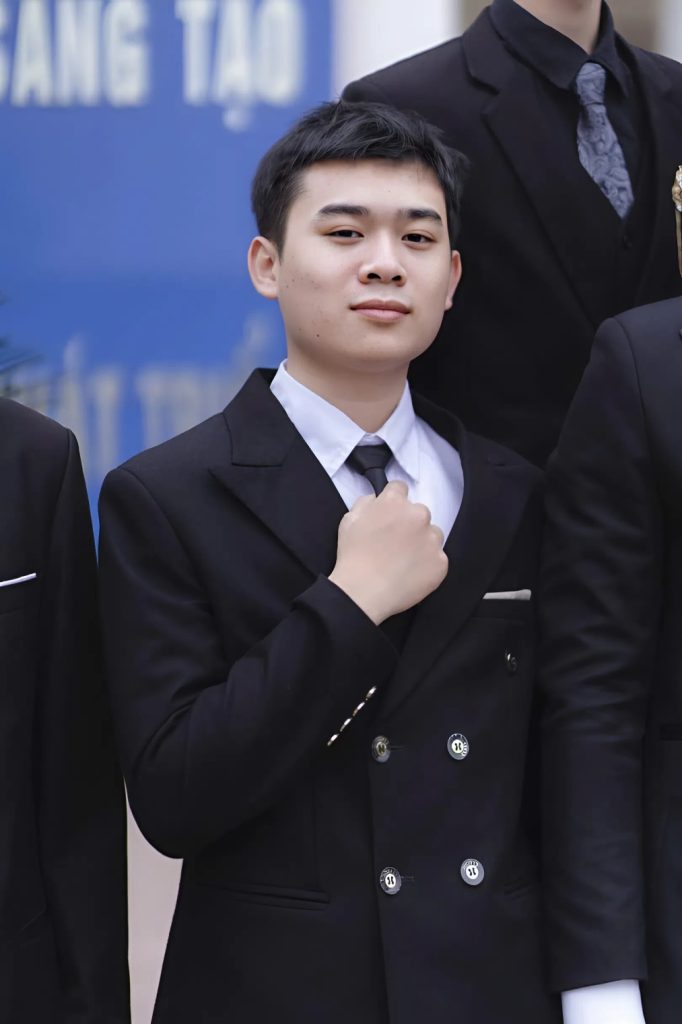 Đạt 10 Toán Tốt nghiệp THPT 2025, nam sinh Nghệ An "chốt" nguyện vọng 1 ...